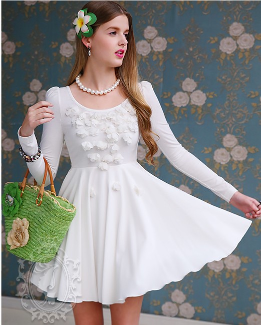 White Flowers Accept Waist Big Pendulum Long-sleeved Dress on Luulla